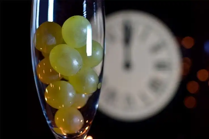 La Innovadora Transformación del Ritual de las 12 Uvas en el Año Nuevo ...
